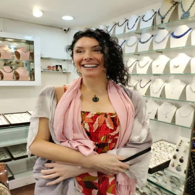 Delhi: Authentic Shoppers Trail Day Tour with Lunch - Key Points