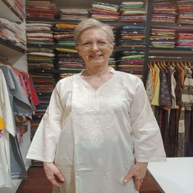 Delhi: Authentic Shoppers Trail Day Tour with Lunch - An In-Depth Look at the Markets and Experience