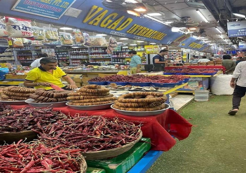 Delhi: Factory and Wholesale Market Tour with Lunch - Connecting with the Business Side