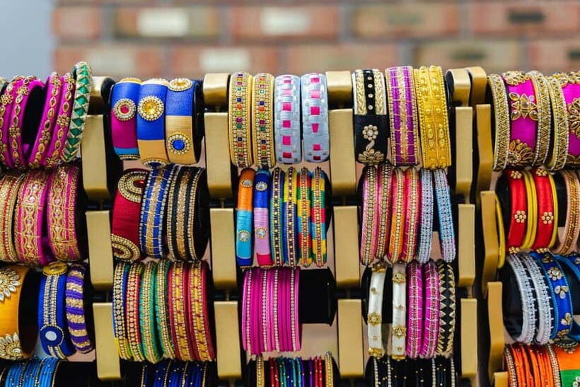 Delhi: Half-Day Shopping Tour Guide and Hotel Transfers - Why This Tour Is Worth Considering