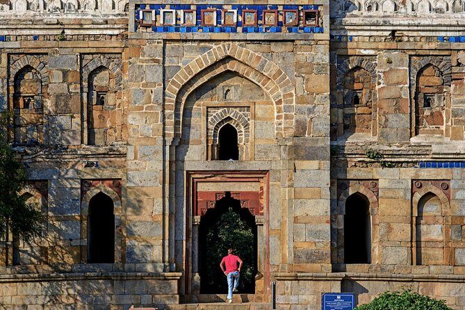 Delhi historical Gardens & Ruins - Discover the Green Spirit of Delhi: Lodhi Gardens