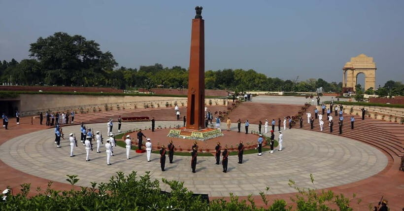 Delhi: India Gate and National War Memorial Walking Tour - A Closer Look at the Tour