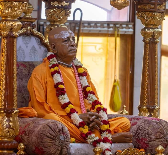 Delhi: ISKCON Temple - Find Devotion and Peace - Key Points