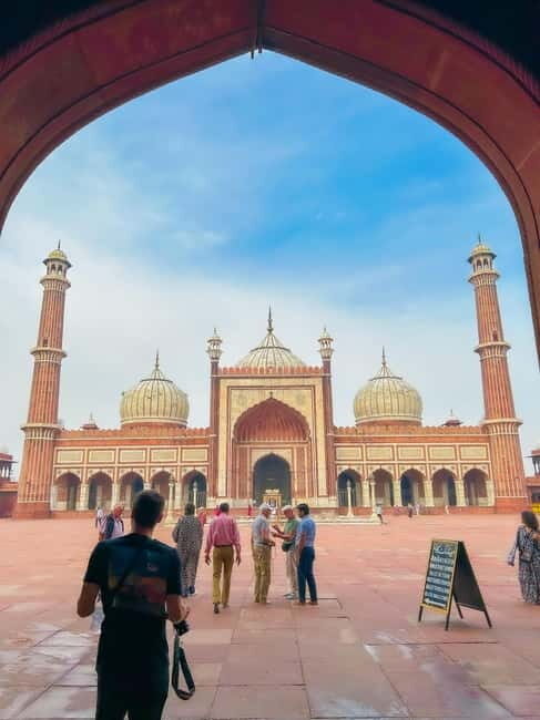 DELHI: NEW AND OLD SELF ITINERARY FULL DAY OR HALF DAY TOUR - The Journey Through Delhi’s Historic and Spiritual Sights