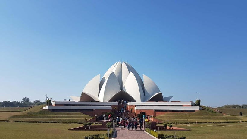 Delhi: Old and New City Full-Day Guided Tour - Exploring the Contrasts of Delhi