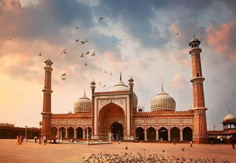 Delhi: Old and New Delhi City Private Guided Day Tour by car - Practical Considerations and Tips