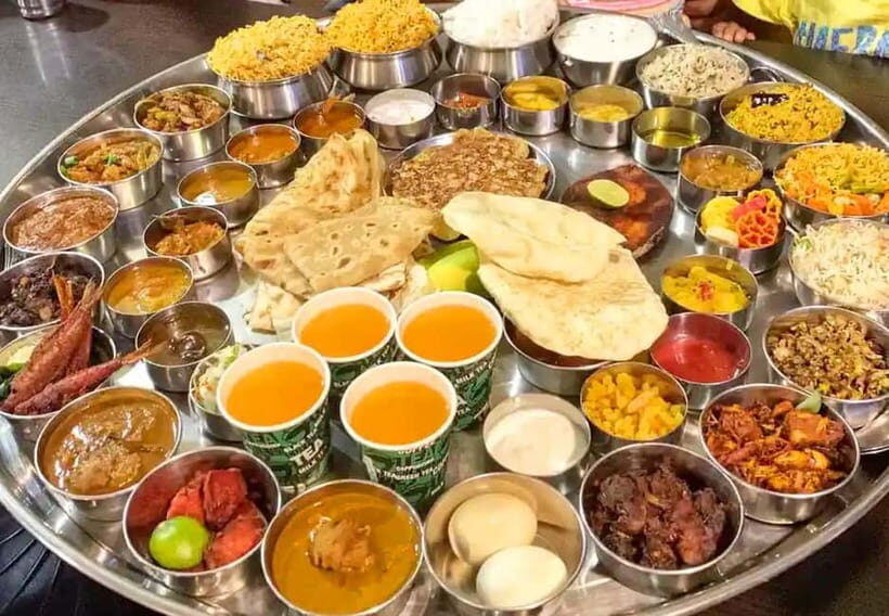 Delhi: Old and New Delhi City Private Guided Day Tour by car - Key Points