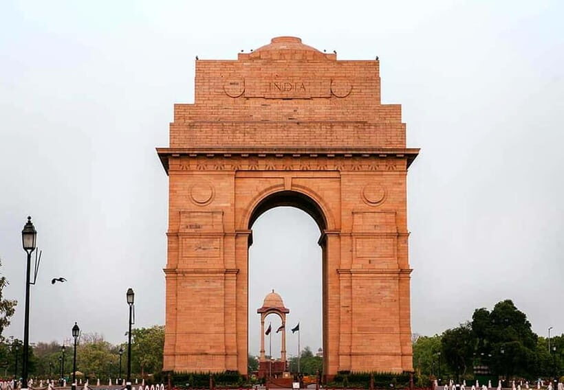Delhi: Old and New Delhi City Private Guided Day Tour by car - A Detailed Look at the Experience