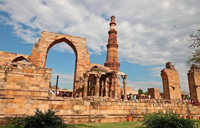 Delhi: Old and New Delhi Private Guided Tour - Key Points