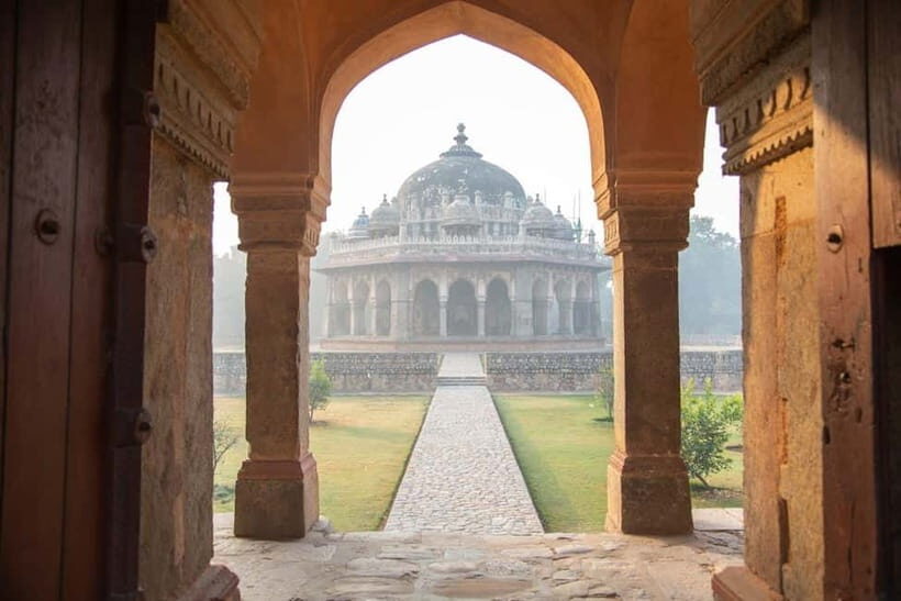 Delhi: Old City Guided Tour with Rickshaw Ride & Pickup - Other Notable Stops: Gurudwara Bangla Sahib, Red Fort, and Rajghat