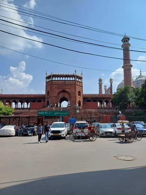 Delhi: Old Delhi Cultural Tour with Gandhi Memorial - The Red Fort: A Glimpse of Mughal Power
