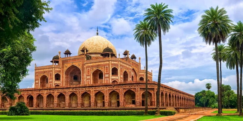 Delhi: Old & New Delhi Private Guided Sightseeing Tour - Exploring Old Delhi: The Heart of Mughal Heritage