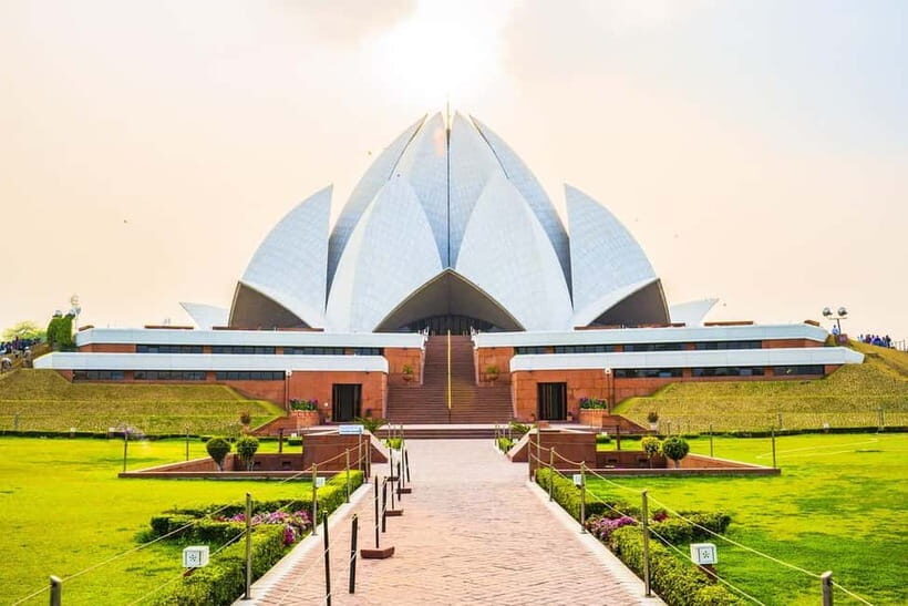 Delhi: Private Full Day New Delhi City Explorer with Guide - Who Should Consider This Tour?