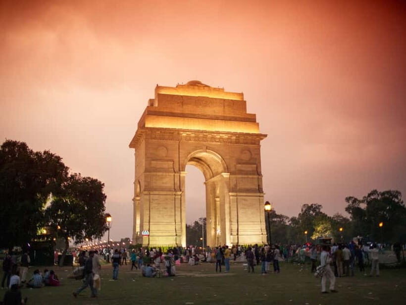 Delhi: Private Half-Day City Tour by Car with Water - Iconic Landmarks: India Gate and Rashtrapati Bhawan