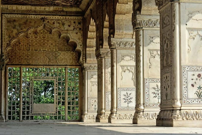 Delhi: Private Old and New Delhi Day Tour - Exploring the Heart of Old Delhi: Red Fort and Chandni Chowk