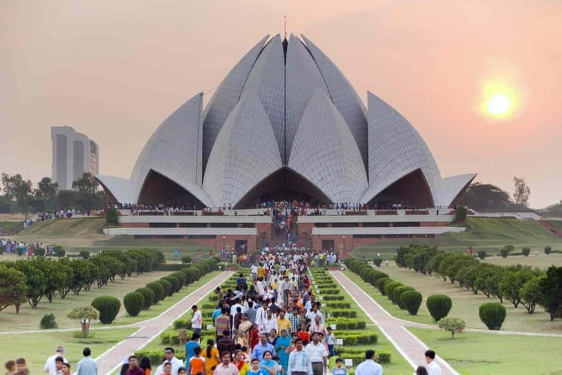 Delhi: Private Old and New Delhi full-day City Tour by Car - An In-Depth Look at the Experience