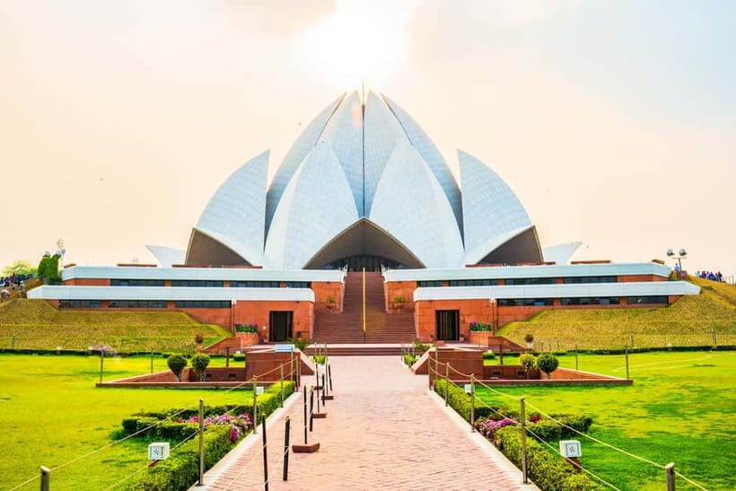 Delhi: Private Old and New Delhi Tour with Pickup - Key Points
