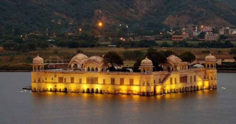 Delhi: Private Same day jaipur tour with Pickup & Drop. - Transportation and Guide