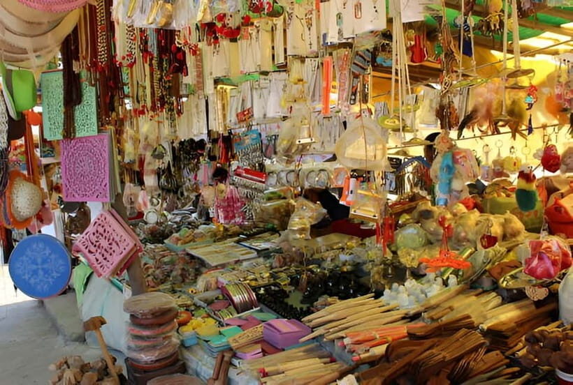 Delhi: Private Shopping Tour with a Local Guide and Transfer - FAQ