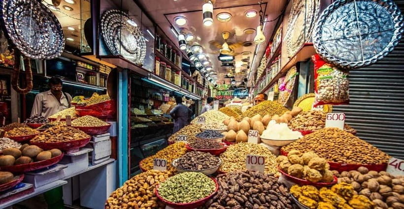 Delhi: Private Shopping Tour with Guide and Transfer - The Transport and Guide Experience