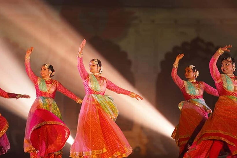 Delhi: Red Fort Light and Sound Show Guided Tour - Value for Money