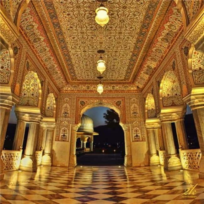 Delhi: Sameday Jaipur city Tour by car - Lunch: Savor Local Flavors