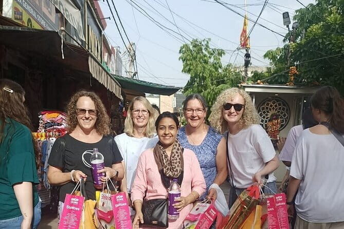 Delhi : Wedding Shopping Tour with Female Guide - Who Will Appreciate This Experience?