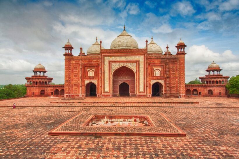 Delhi:Old & New Delhi Private Guided Day Trip with Transfers - Key Points