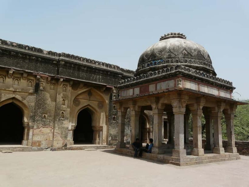 Delhi's Rustic Sites tour & Skip the tourist traps - Hidden Delhi: The Haunted Stepwell and Old Quarters