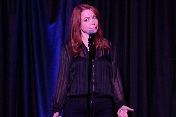 Delirious Comedy Club At Hennessey's Tavern Downtown Las Vegas - Key Points
