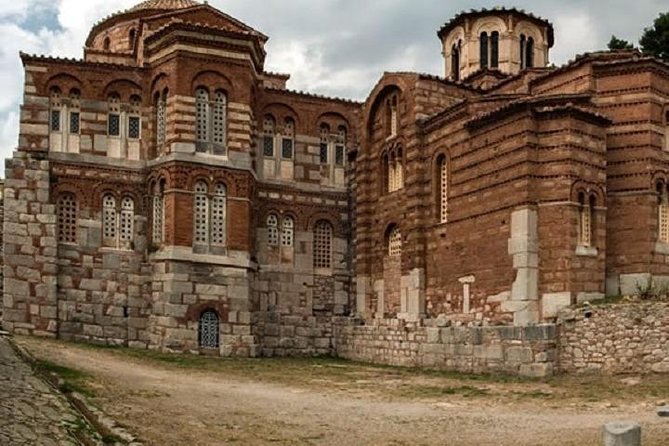 Delphi and Hosios Loukas Monastery Full Day Private Tour - Exploring Delphi