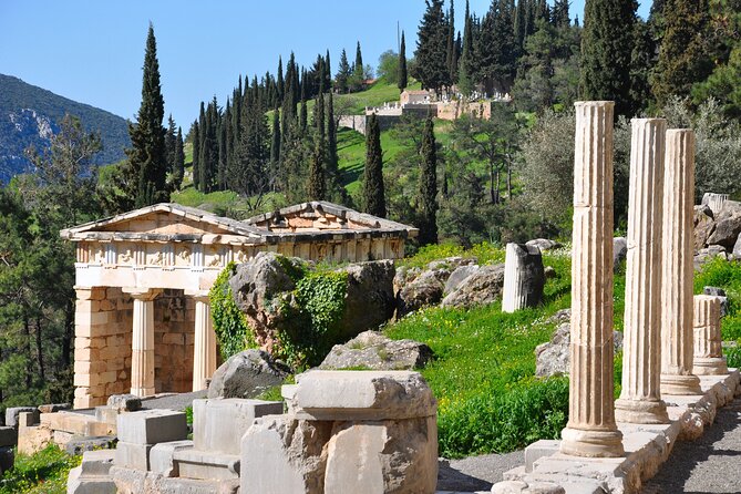 Delphi and Meteora, 2-Days Private Tour - Exploring Delphi