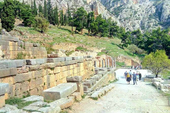 Delphi Arachova & Monast. Hosios Loukas from Athens Private Tour - Exploring Delphi