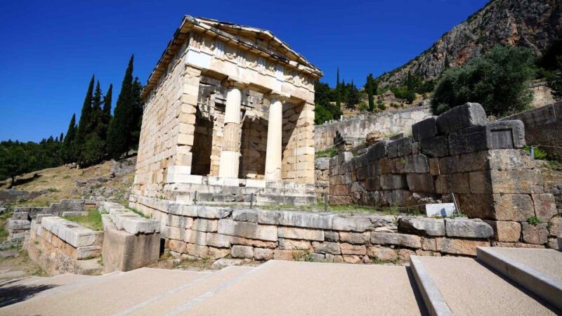 Delphi: Audiovisual self-guided tour with 3D models - Who Would Love This Tour?