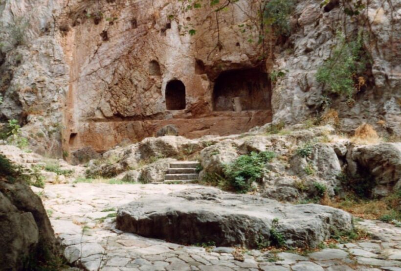 Delphi, Corycian Cave, and 300 Battlefield private tour - Frequently Asked Questions