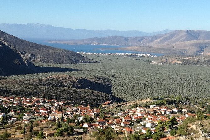 Delphi & Corycian oracle Leonidas & 300 Battlefield private tour - Off-Roading to the Corycian Cave