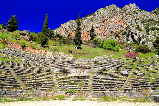 Delphi Day Trip From Athens With Spanish-Speaking Guide - Exploring the Ancient Site of Delphi