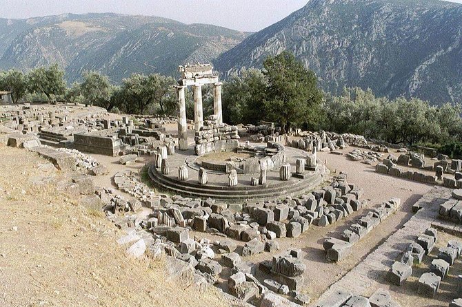 Delphi Full Day Private Tour: Temple of Apollo, Museum, Navel of Earth & Oracle - Detailed Breakdown of the Itinerary