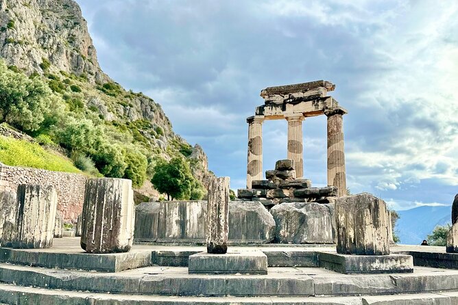Delphi & Hosios Loukas Arachova Village Luxury Private Tour - Key Points