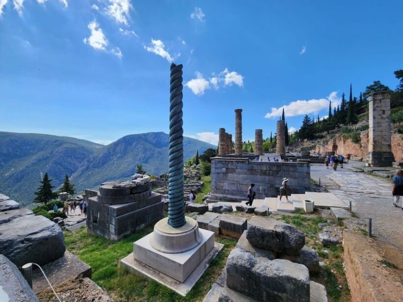 Delphi & Hosios Loukas Monastery Private Day Tour plus Lunch - Authenticity and Value