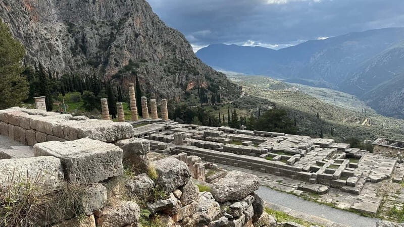 Delphi Navel Of Earth Hosios Loukas Full Day Private Tour - Key Points