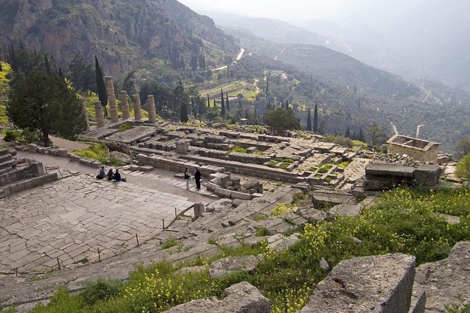 Delphi Private Tour (up to 11 people) - Key Points