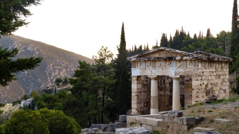 Delphi: Spanish guided one day tour - A Detailed Look at the Delphi Guided Tour