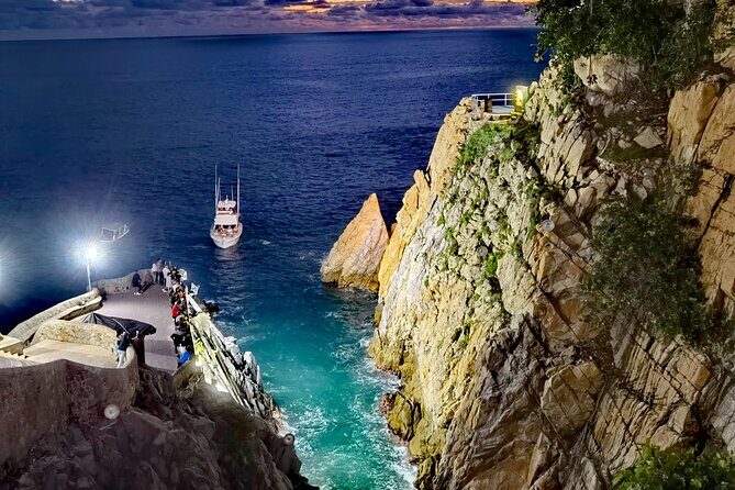 DeLuxe Cliff Divers+Sunset Exhibition byNight w/Different Options - The Itinerary in Detail: What You Can Expect