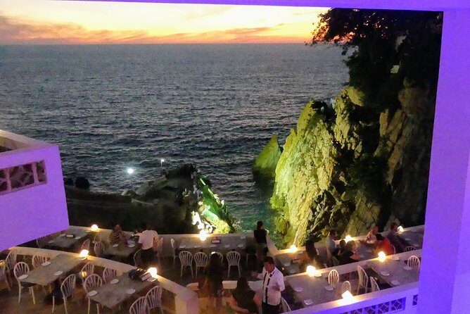 DeLuxe Cliff Divers+Sunset Exhibition byNight w/Different Options - FAQ