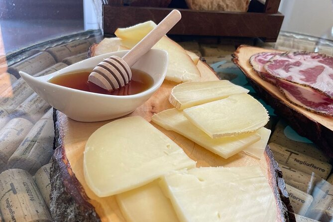 Deluxe Experience: Mozzarella, Oil and Wine Tasting on the Amalfi Coast - The Experience for Food and History Enthusiasts