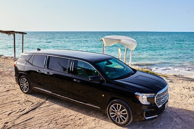 Deluxe GMC Limousine from CUN Airport to Playa Mujeres - Key Points