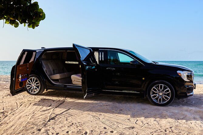 Deluxe GMC Limousine from CUN Airport to Playa Mujeres - The Sum Up