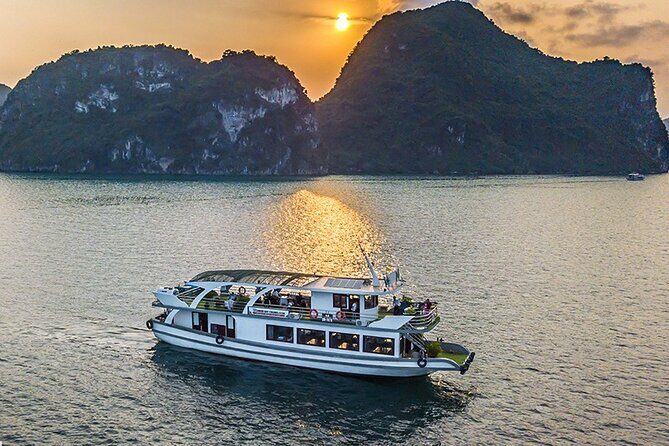 Deluxe Halong Bay Day Cruise Small Group with Better Care - The Itinerary in Depth