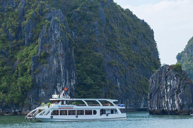 Deluxe Halong Bay Day Tour with Limousine, Island, Beach and Cave - The Experience of the Cruise Itself
